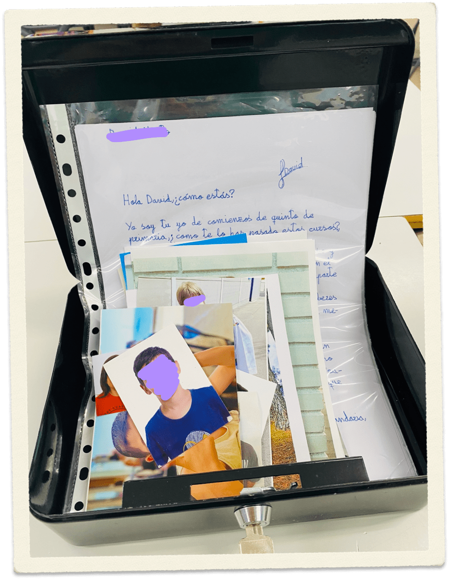 Creando una cápsula del tiempo – del pupitre a las estrellas